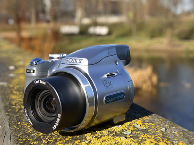 Neue Sony Digicams mit 12-fach Zoom - DigiCam - derStandard.at › Web