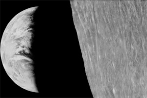 NASA zeigt spektakuläre Aufnahmen vom Mond - Webmix - derStandard.at › Web