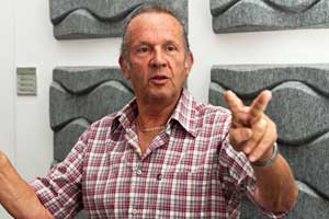 Fußball bei Puls 4: Neues Studio, Robert Seeger wird reaktiviert - Puls ...