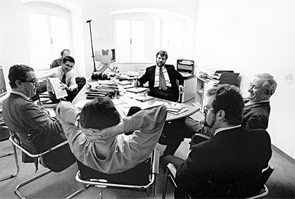 Eine Zeitung als täglicher Funke - 25 Jahre DER STANDARD - derStandard ...