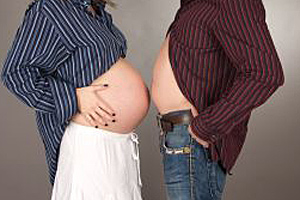 Couvade-Syndrom: Wenn Männer schwanger werden - Genauer betrachtet ...