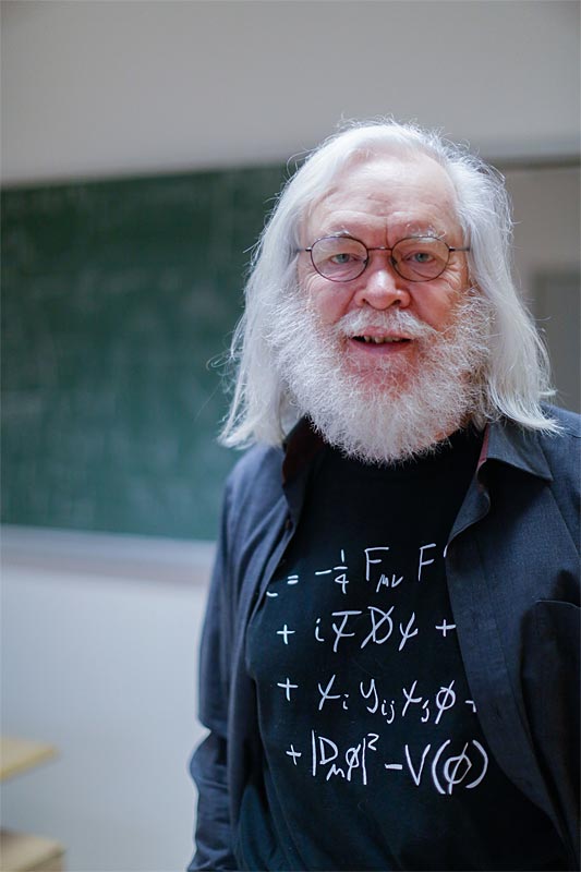 Physiker John Ellis: "Die Teilchenphysik ist nicht genug" - CERN ...