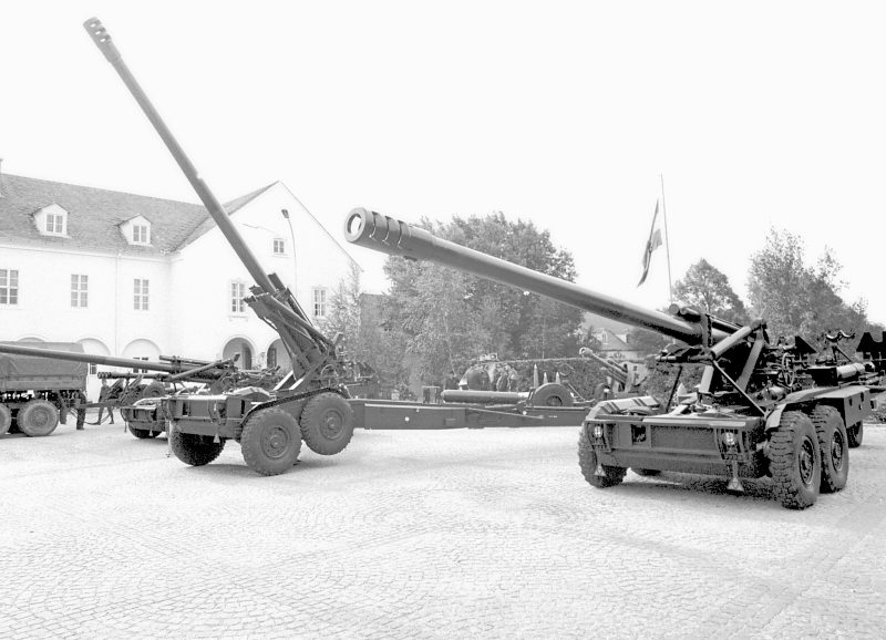 Noricum-Skandal: Waffendeals "unter der Tuchent" - Lobbying ...