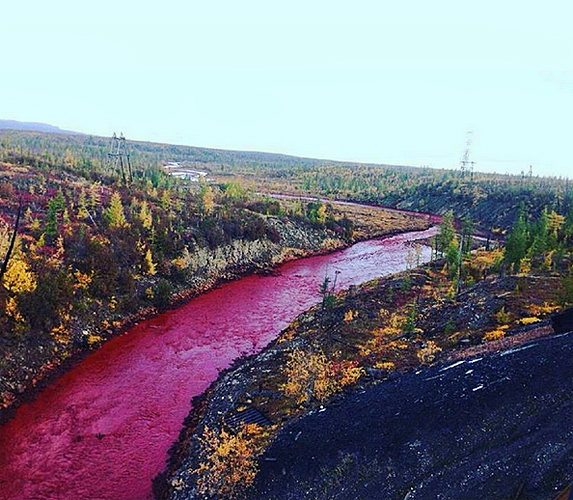 Fluss in Russland färbte sich plötzlich blutrot - Wochenschau ...
