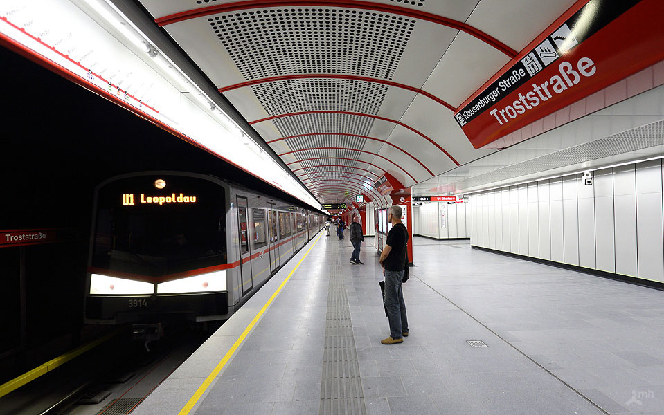 Die U1 fährt nun bis nach Oberlaa - Öffis - derStandard.at › Panorama