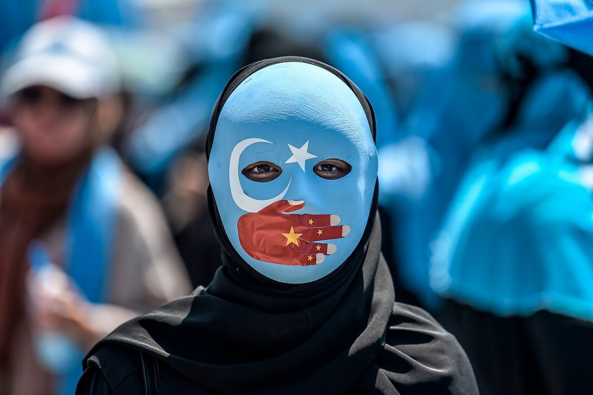 Umerziehungslager für muslimische Uiguren in Xinjiang legalisiert ...