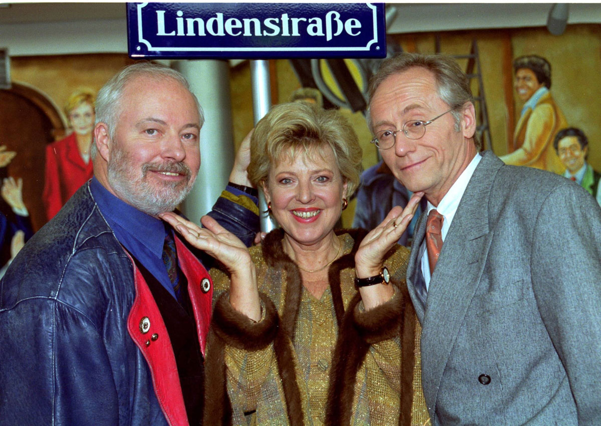 Auf die Barrikaden! Mutter Beimer gegen "Lindenstraße"-Aus - TV ...