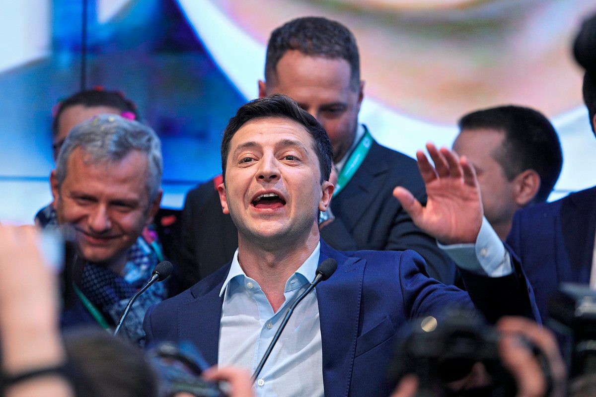 Selenski reitet vom Wahlsieg in den nächsten Wahlkampf - Ukraine ...