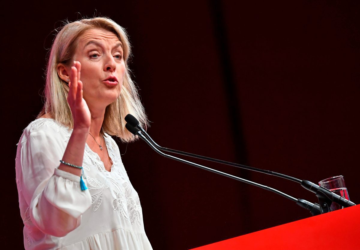 Evelyn Regner: Juristin mit Faible für Ausschüsse - Österreich ...