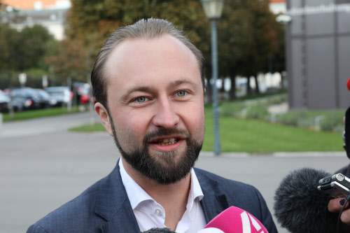 Nach Ansage von Max Lercher: Rendi-Wagner nicht für Ausländerwahlrecht ...