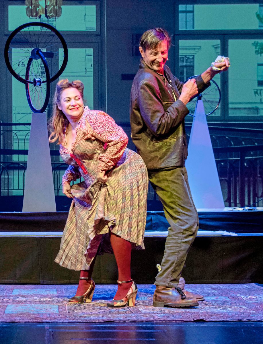 Hubsi Kramar im Theater Akzent: Nestroy, du Kommunist! - Theater ...