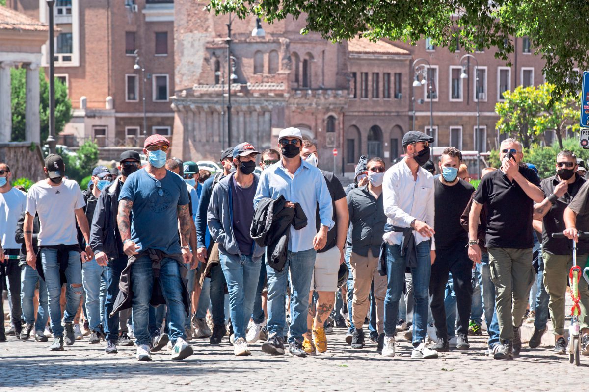 Wie die rechte Szene ihr Image aufpolieren will - Forschung ...