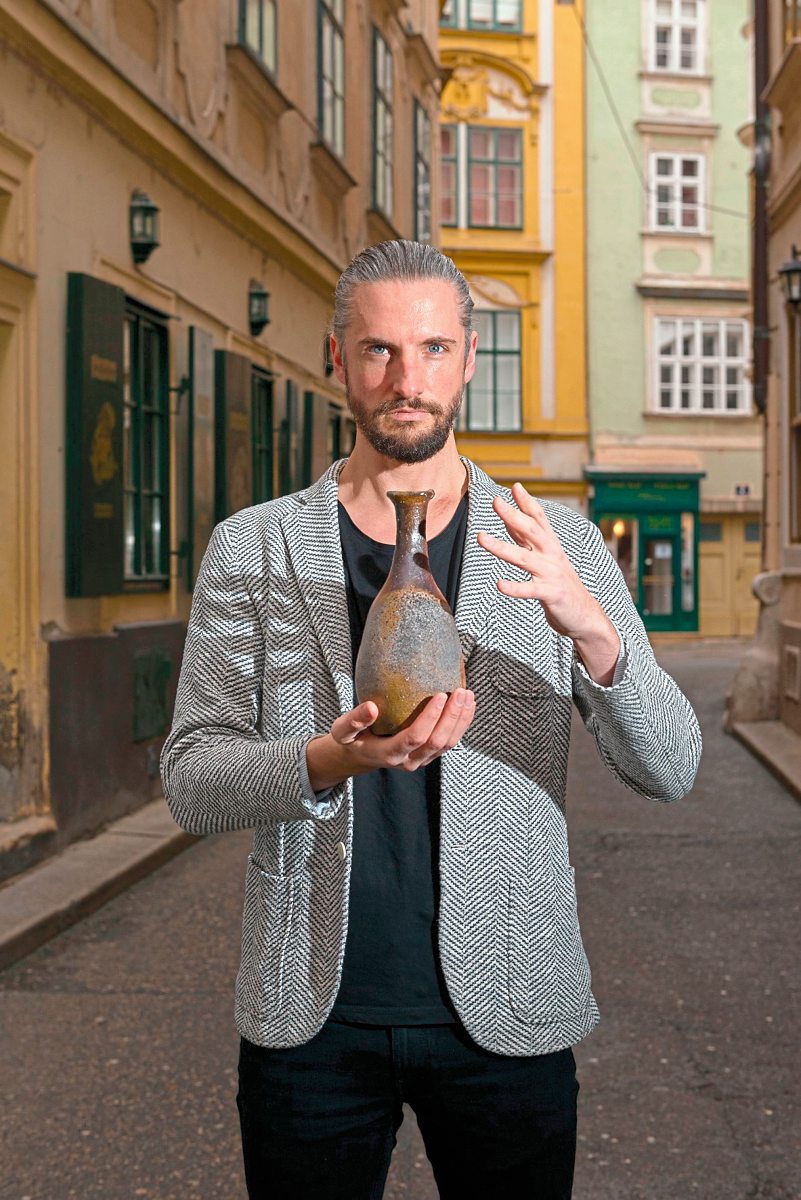 Johannes Fleischmann: "Die Vase ist eine Verbindung zu Japan" - Design ...