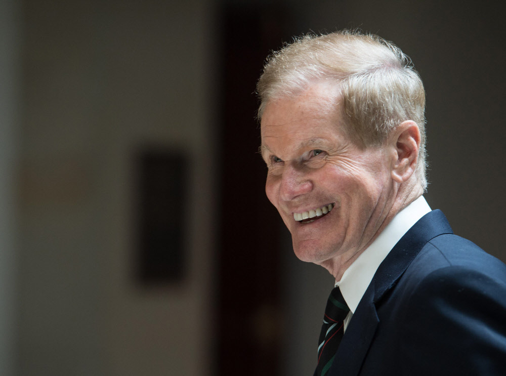 Demokratischer Ex-Senator Bill Nelson wird neuer Nasa-Chef - Bemannte ...